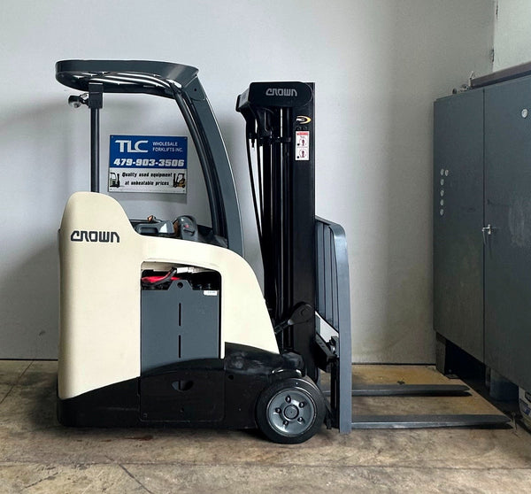2017 Crown RC 5535-30 Forklift - Stand Up Electric - 5,321 Hours - 202 ...