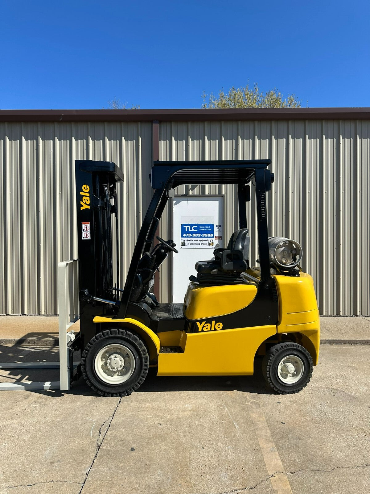 2023 Yale Triple Propane Lift GLP050 with side shift - 201" - Only 463 ...