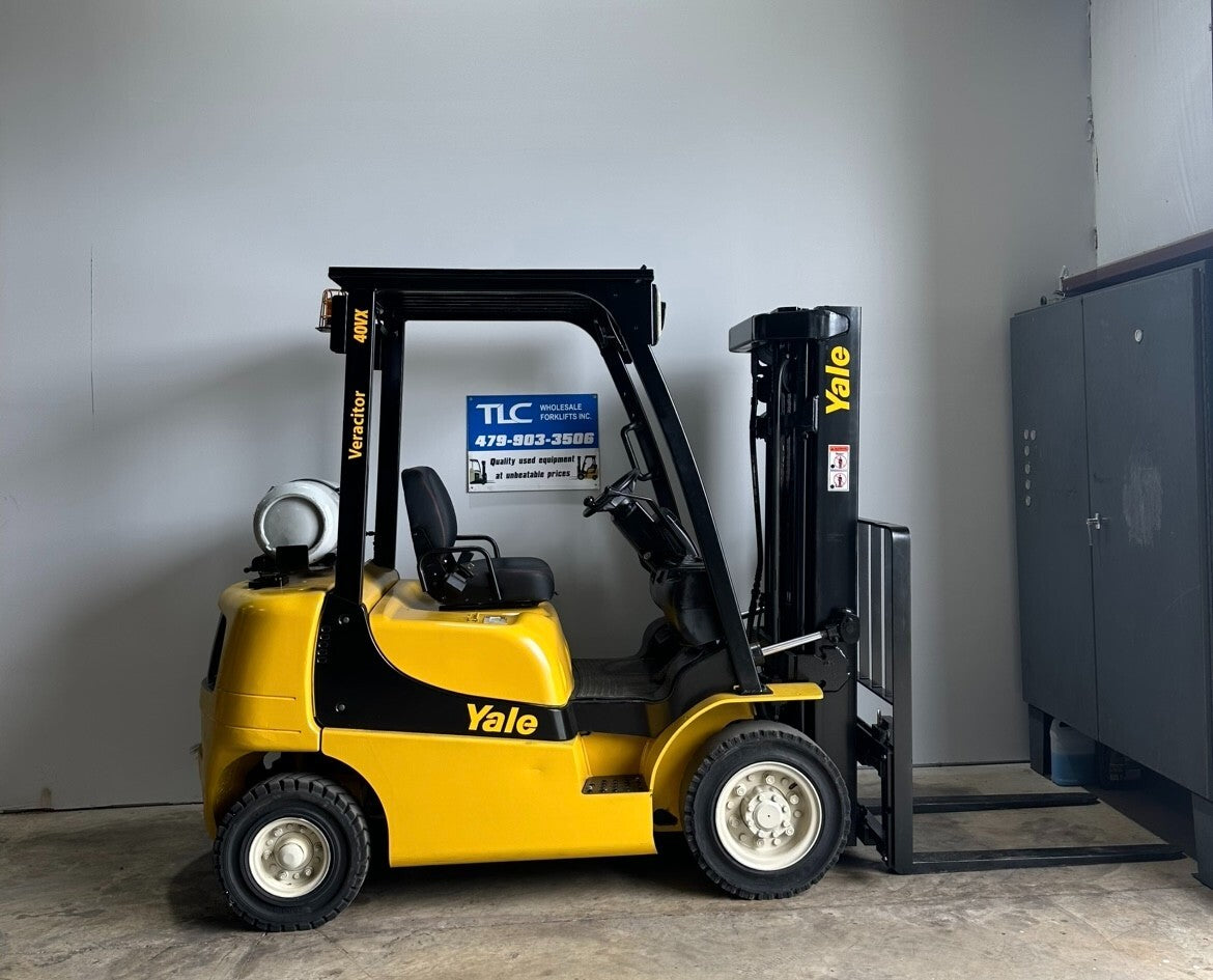 2021 Yale Propane Lift GLP040 triple (189") with side shift - 1,776 Ho ...