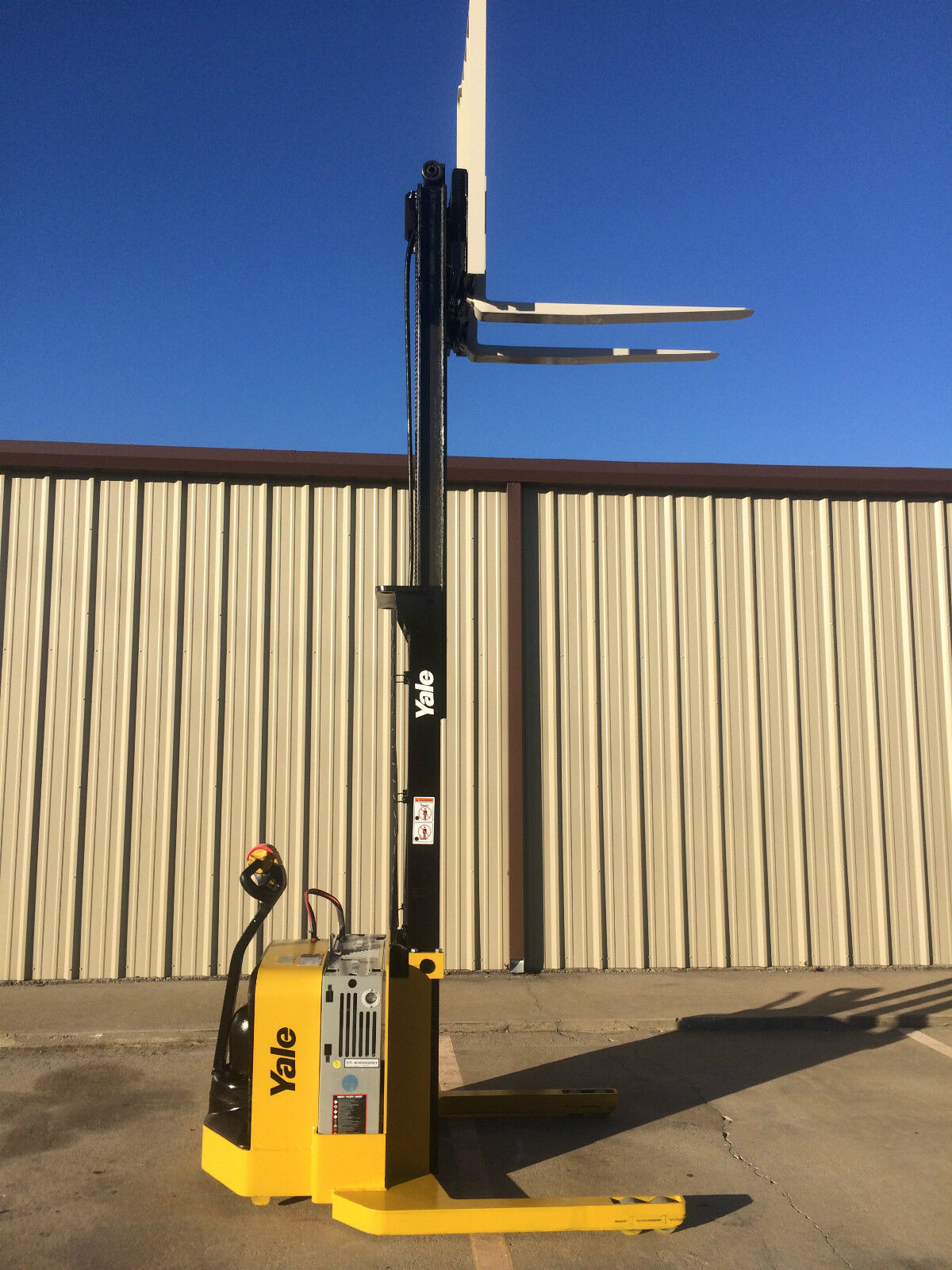 Walkie Stackers – TLC Wholesale Forklifts