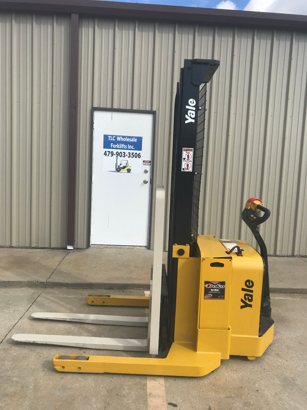 2009 Yale Walkie Stacker - Walk Behind Forklift - Straddle Lift - 3679 ...